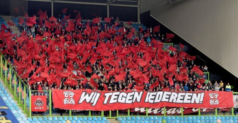 FC Twente-fans hangen spandoeken op bij stadions: 'We doen er ...