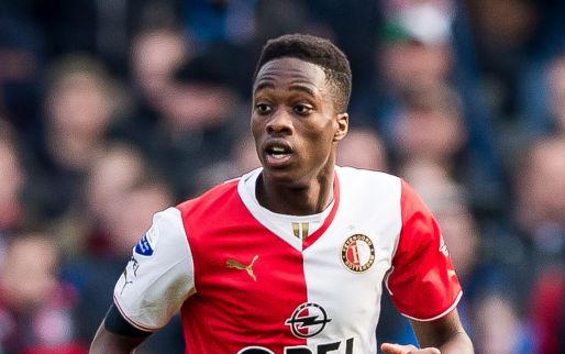 'Kongolo nieuwe linksback, Blind naast De Jong op middenveld ...