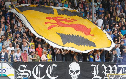 Cambuur-fans gewond naar ziekenhuis na rellen in Amsterdam ...