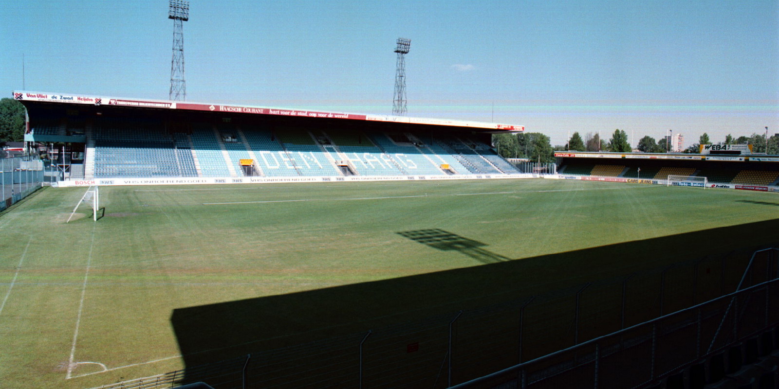 Oude ADO-stadion bijna helemaal tegen de vlakte | VoetbalPrimeur.nl